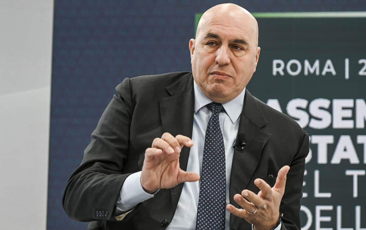 Міністр оборони Італії закликав шукати політичне врегулювання війни в