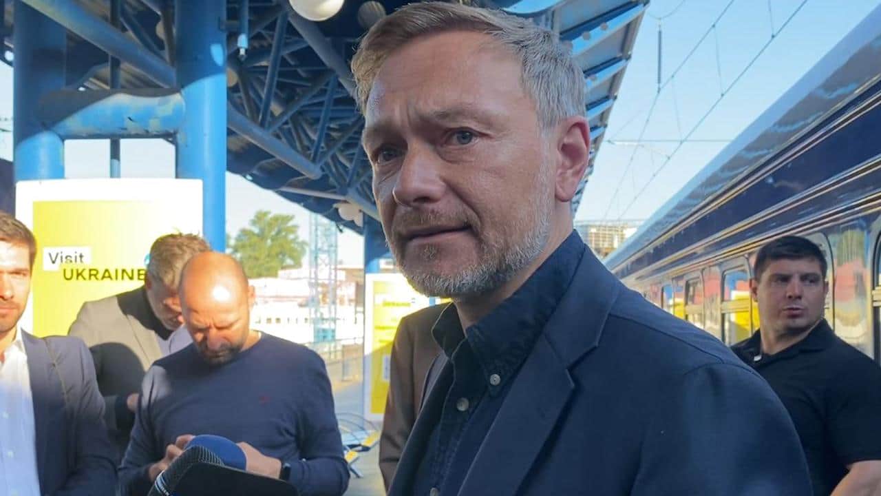 Germany Plans to Provide Ukraine with €5 Billion in Military Aid Annually until 2027 – Minister ...