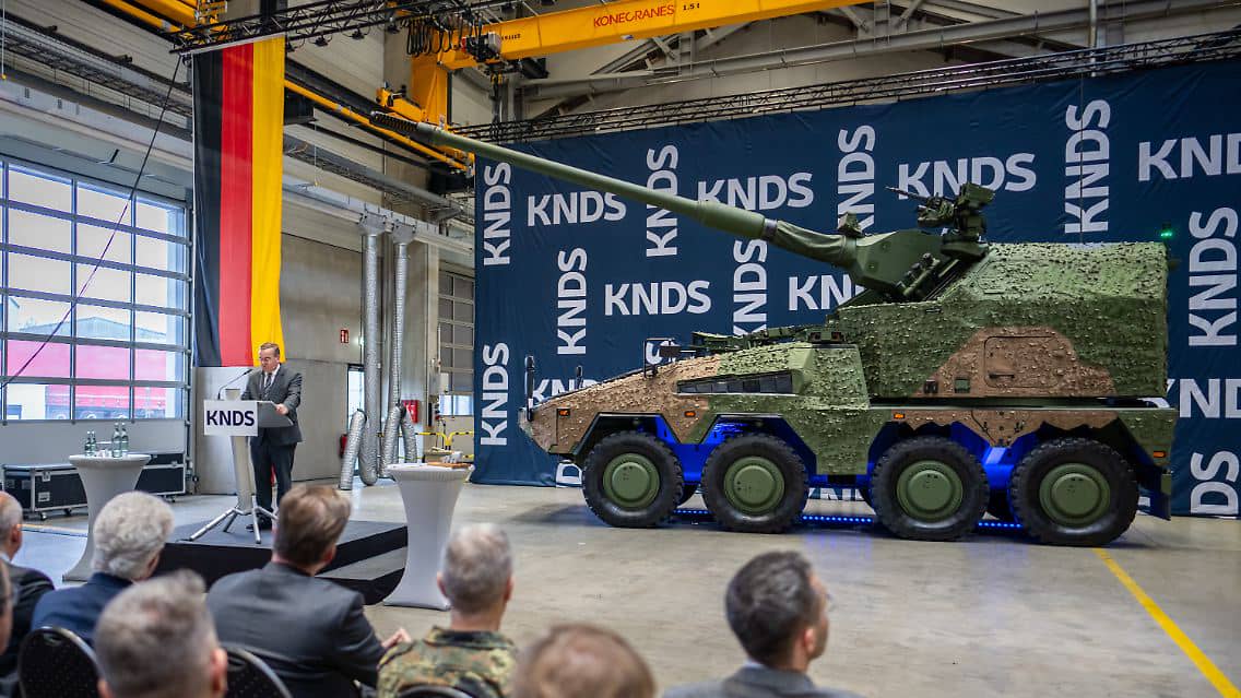 Germany hands over first of 54 promised RCH 155 howitzers to Ukraine | European Pravda