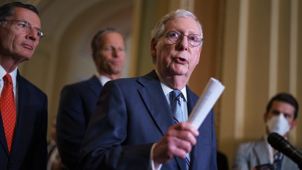 Лідер республіканців у Сенаті США закликав Байдена постачати Україні будь яку необхідну зброю