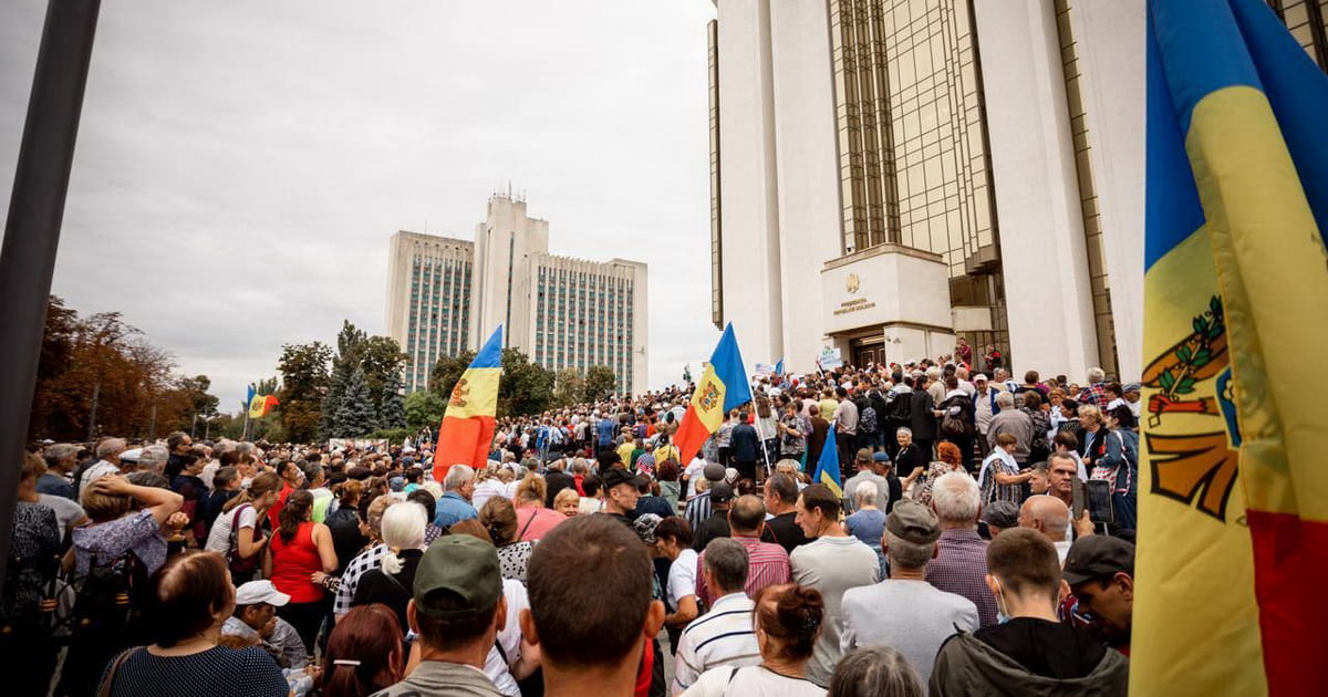 Moldova Decides to Declare Romanian Official Language | European Pravda