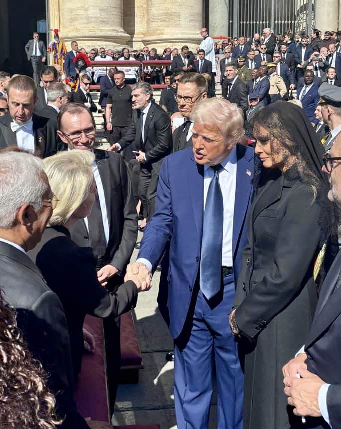 Фон дер Ляйен и Трамп во время разговора в Риме договорились о встрече