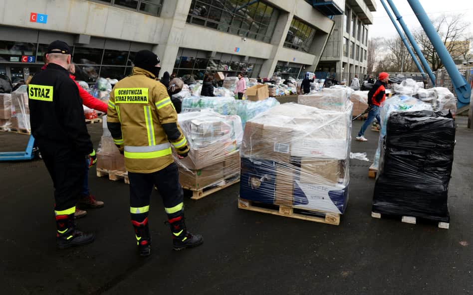 Willingness to Assist Refugees from Ukraine Decreasing in Poland ...